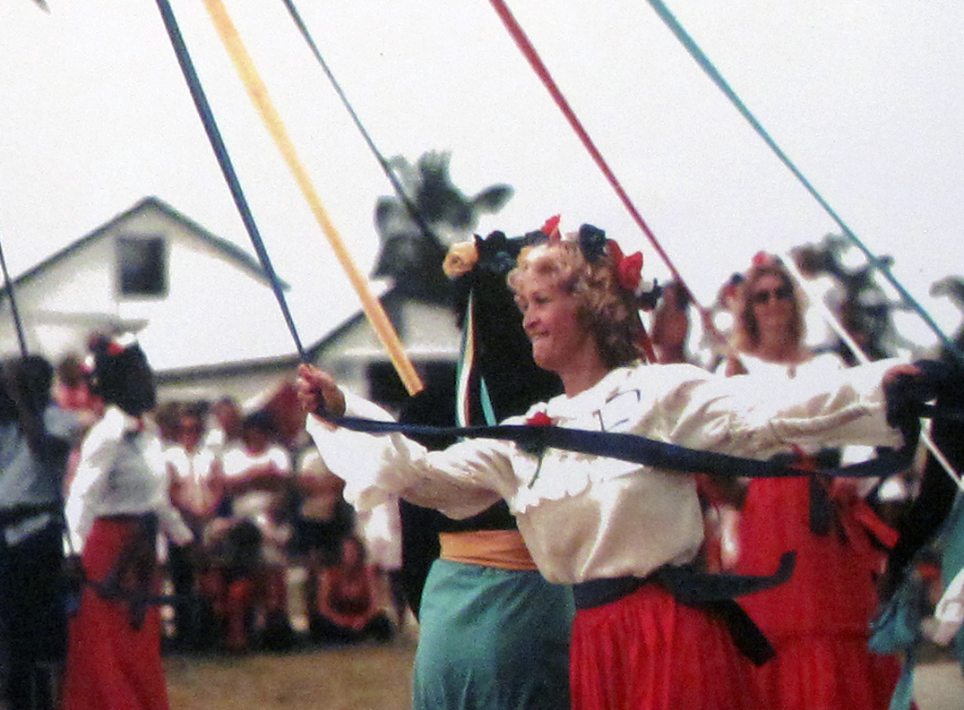 Plaiting the Maypole